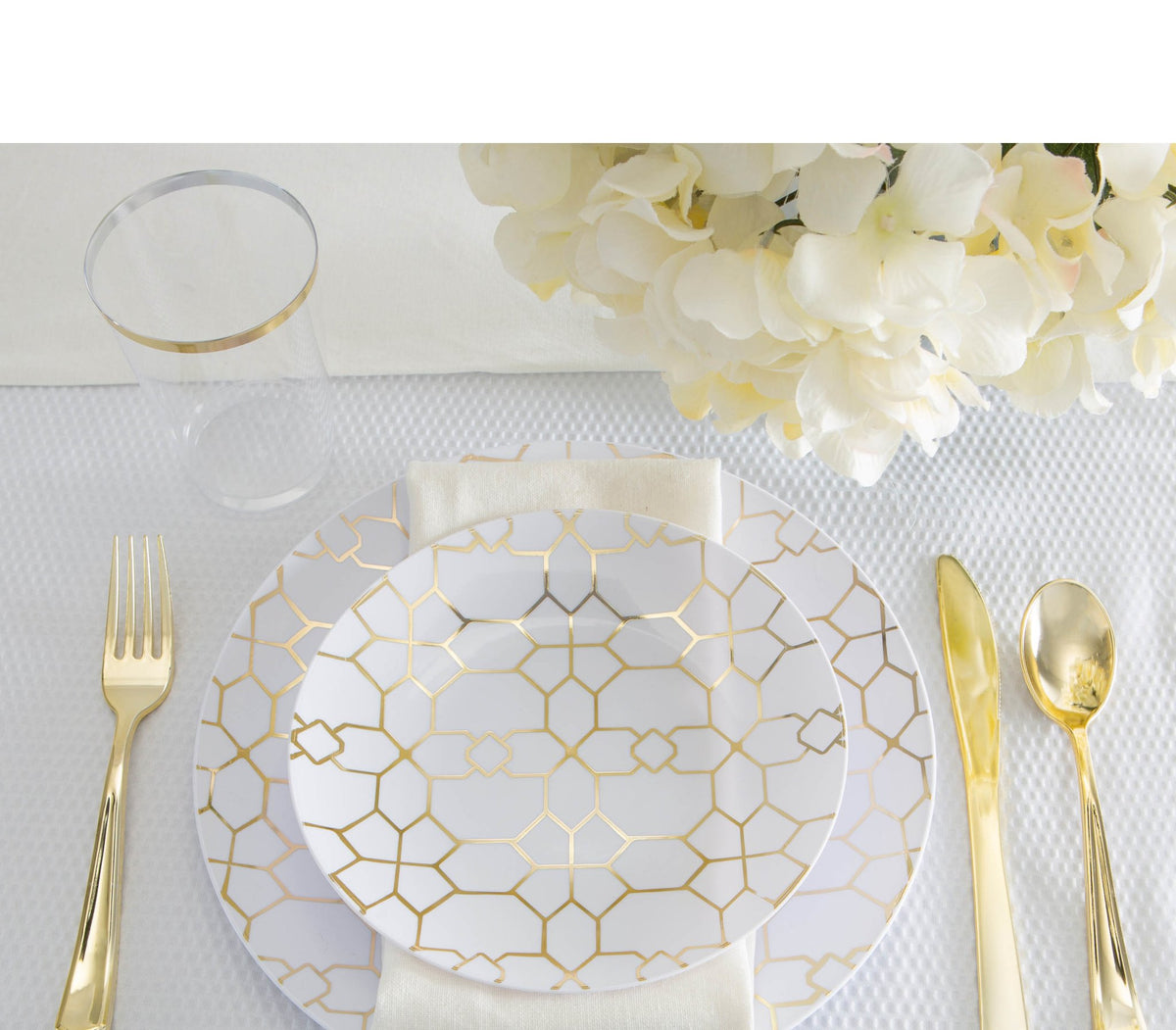 Round Coupe Pattern Plastic Plates – Luxe Party NYC