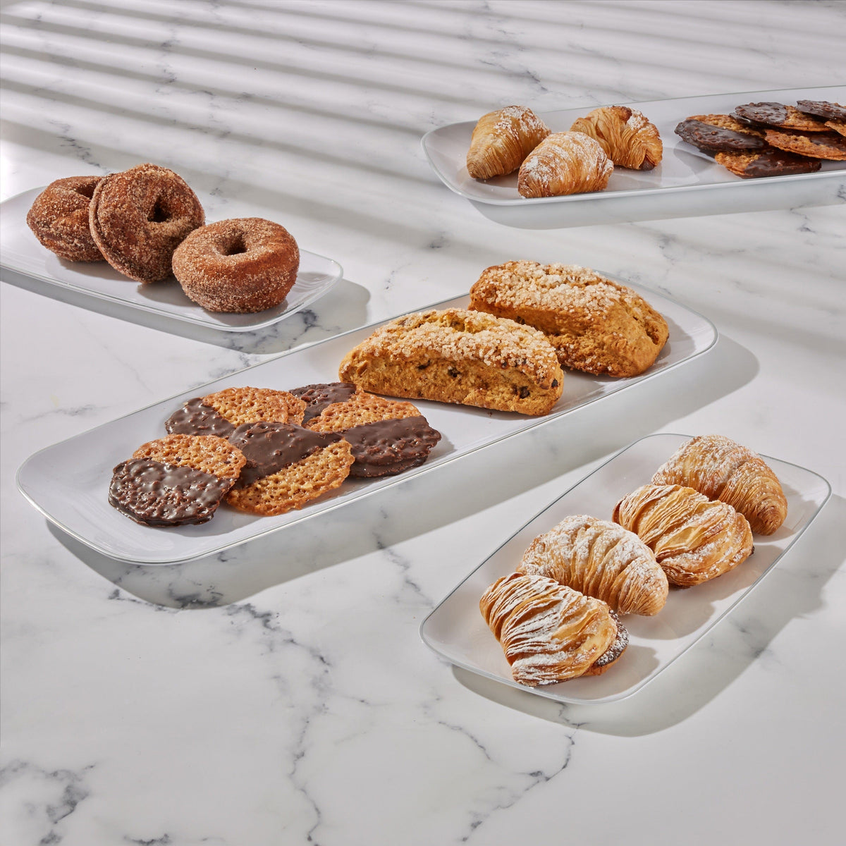 White and Silver Large and Small Combo Plastic Trays - Luxe Party ...